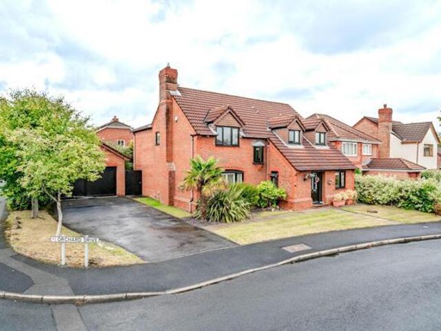 5 Bedroom House Lancs Lancashire 98335807