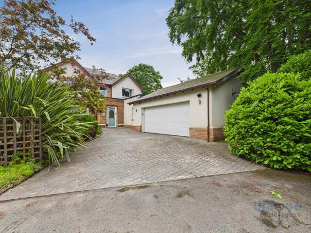 5 Bedroom House Lancs Lancashire 98766073