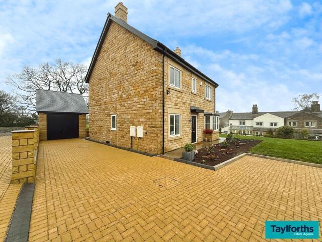 5 Bedroom House Lancs Lancashire LS98864394