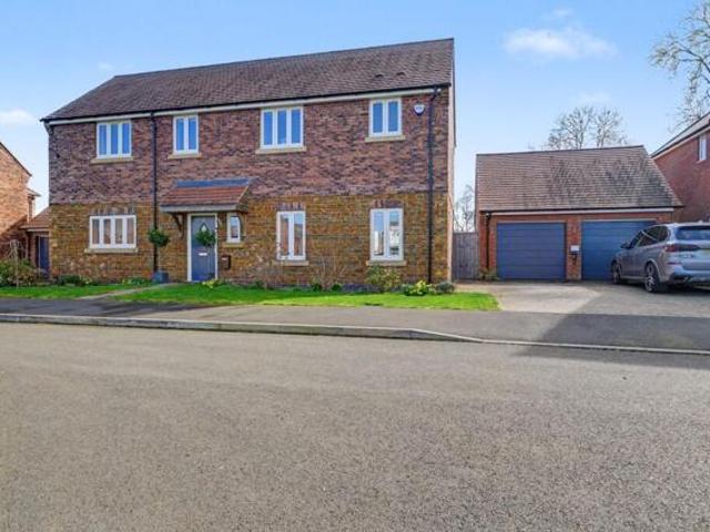 5 Bedroom House Leicestershire Leicestershire 100615045