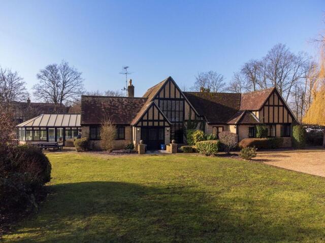 5 Bedroom House Leighton Buzzard Central Bedfordshire 99986321