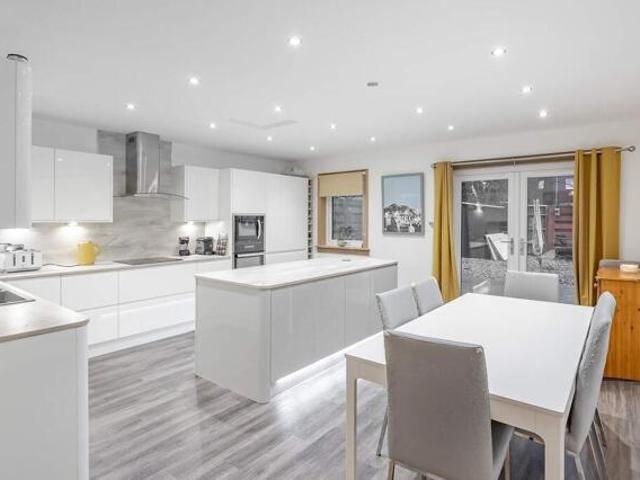 5 Bedroom House Livingston West Lothian 99237365