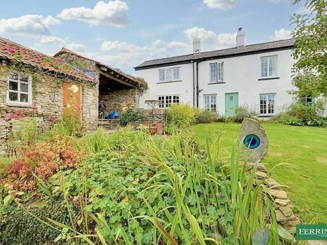 5 Bedroom House Lydney Gloucestershire LS89475321
