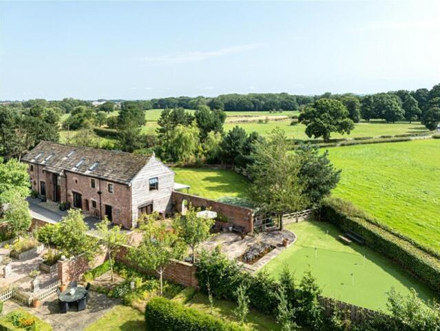 5 Bedroom House Macclesfield Cheshire East LS99608211