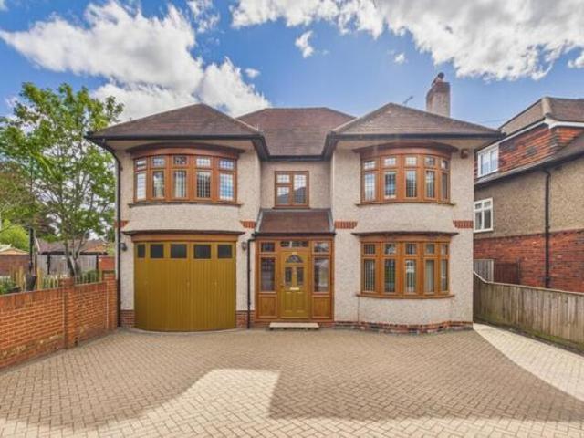 5 Bedroom House Maidenhead Windsor And Maidenhead LS101796954