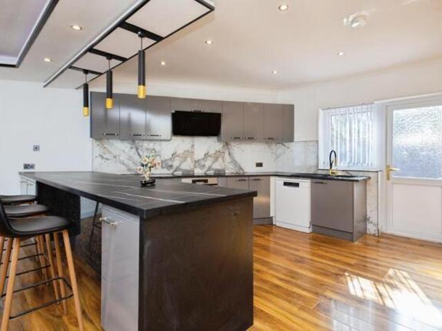 5 Bedroom House Manchester Greater Manchester LS101025430