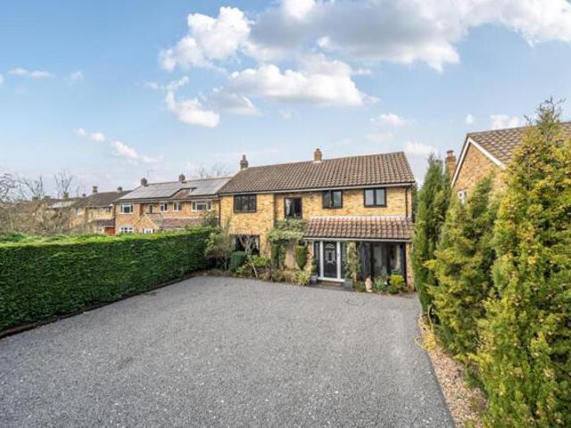 5 Bedroom House Markyate Hertfordshire LS101676488