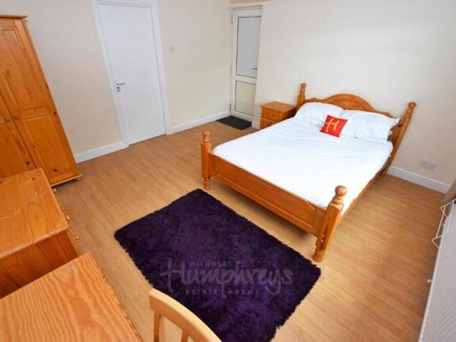 5 Bedroom House Northampton Northamptonshire 99619714
