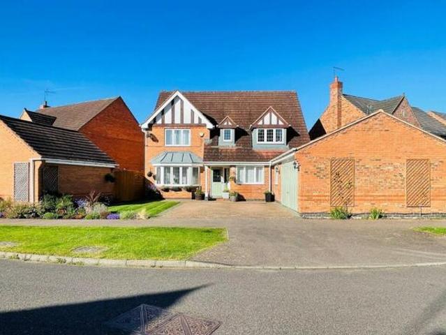 5 Bedroom House Northampton Northamptonshire NORTHAMPTON NN4 LS86672783