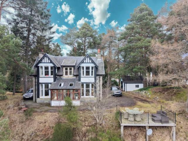 5 Bedroom House Newtonmore Newtonmore 99795648