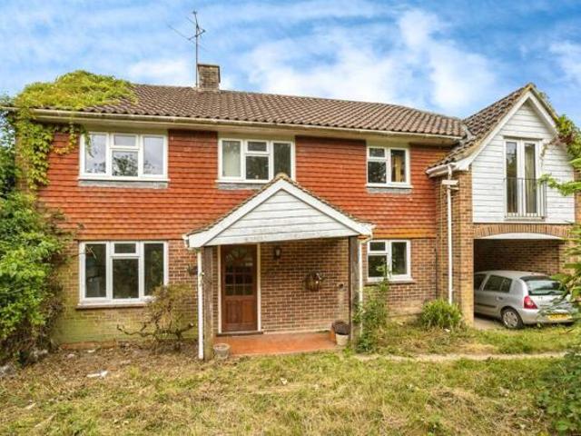 5 Bedroom House Nuthurst Nuthurst LS100426217