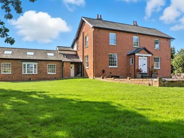 5 Bedroom House South Woodham Ferrers Essex LS100456901