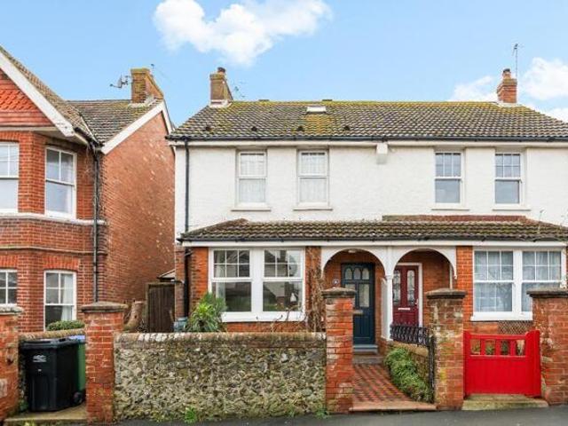 5 Bedroom House Seaford East Sussex LS99437327