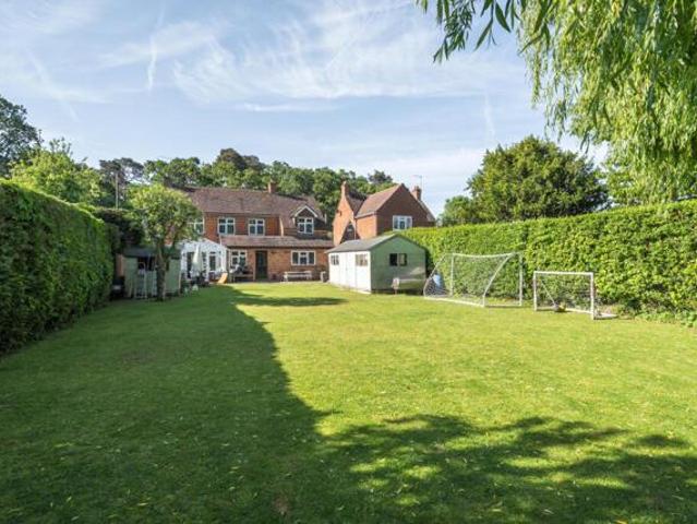 5 Bedroom House Seale Surrey LS100398583