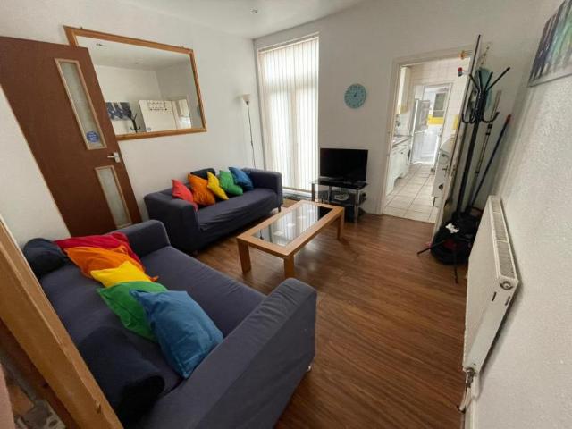 5 Bedroom House Selly Oak West Midlands 98286052