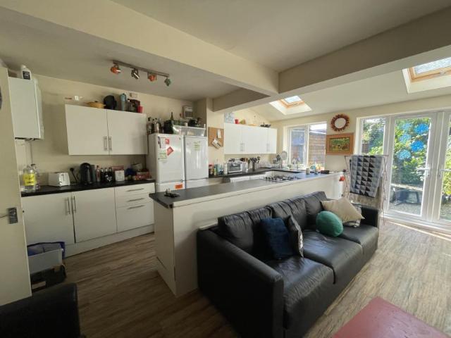 5 Bedroom House Selly Oak West Midlands 98286071