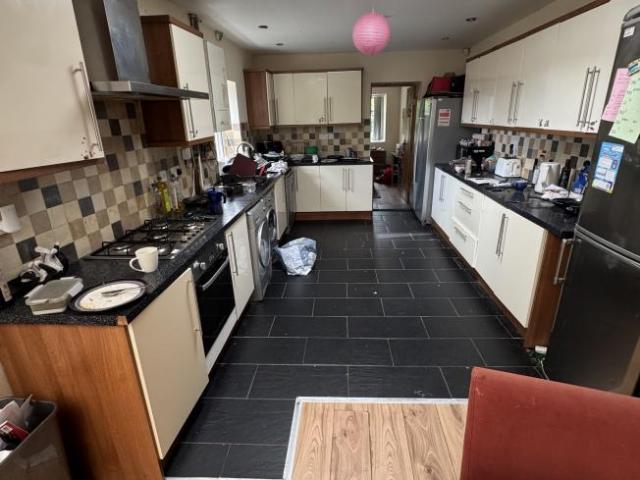 5 Bedroom House Selly Oak West Midlands LS102883447