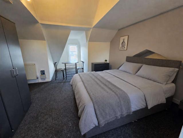 5 Bedroom House Share
