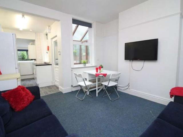5 Bedroom House Share