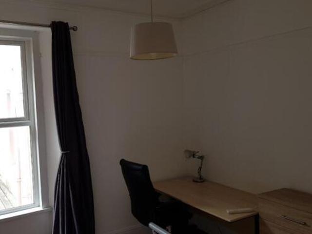 5 bedroom house share for rent in 25 Beatrice Avenue, PL4