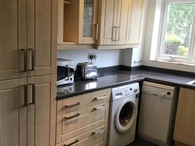 5 bedroom house share for rent in 25 Martin Close Cirencester GL7 1XY GL7