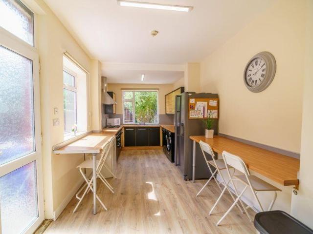 5 bedroom house share for rent in 7 Wadbrough Road, Ecclesall, S11