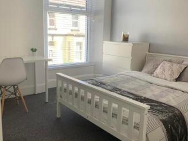 5 bedroom house share for rent in 40 Kensington Road, PL4