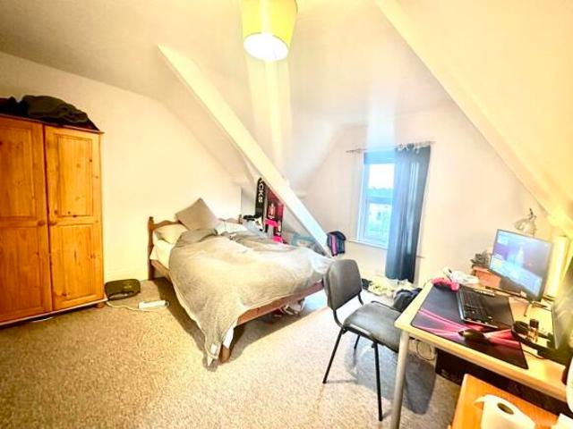 5 bedroom house share for rent in 4 Napier Terrace, Maisonette, PL4