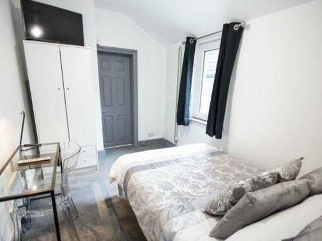 5 bedroom house share for rent in Castle Ave ME1