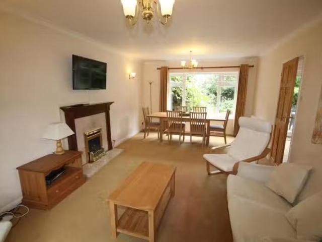 5 bedroom house share for rent in Cherry Garden Road STUDENT.