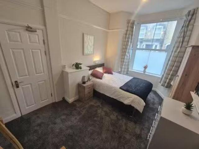 5 bedroom house share for rent in Grafton Street, HU5