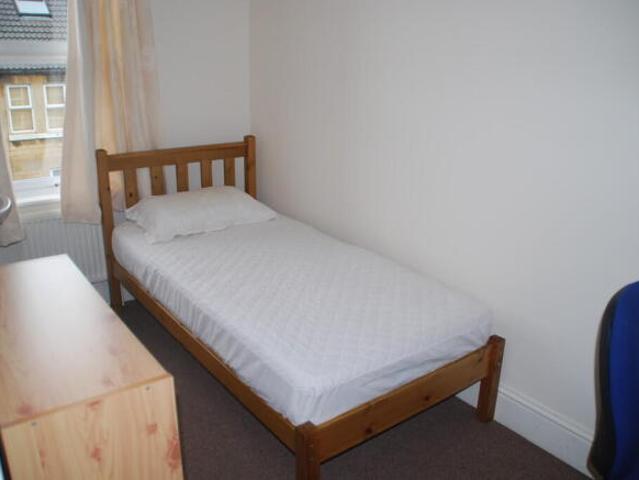 5 bedroom house share for rent in Dartmouth Avenue, BA2