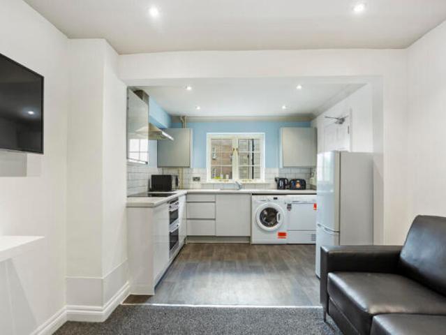 5 bedroom house share for rent in King Henry Chase, Peterborough, Cambridgeshire, PE3