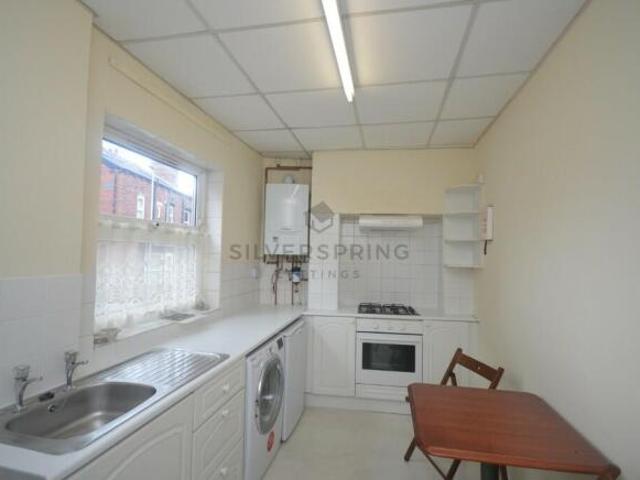 5 bedroom house share for rent in Headingley Avenue, Leeds, West Yorkshire, LS6