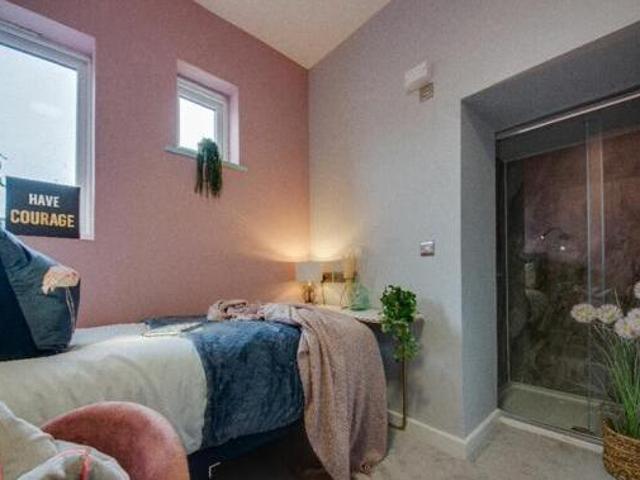 5 Bedroom House Share For Rent In High Street, Hucknall