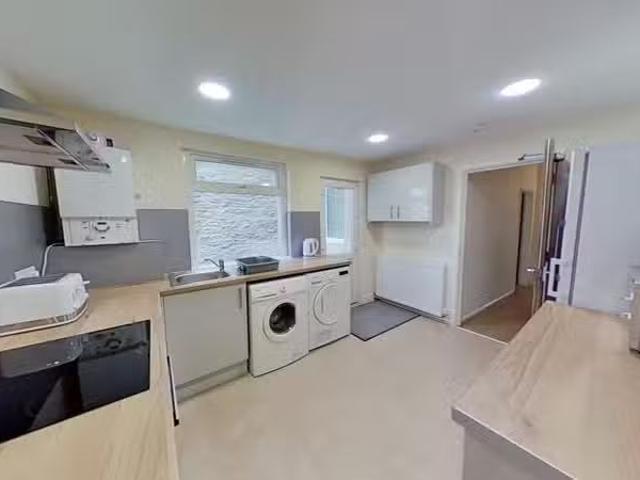 5 bedroom house share for rent in Hilda Street, Treforest, Pon.