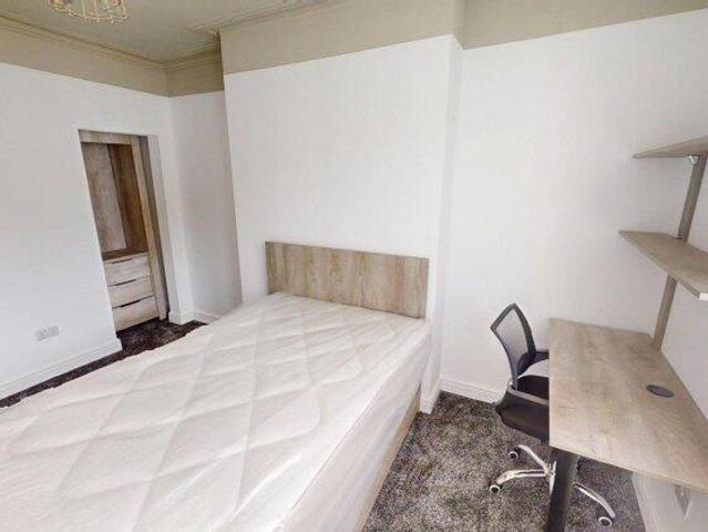 5 bedroom house share for rent in Osborne Villas, BS2