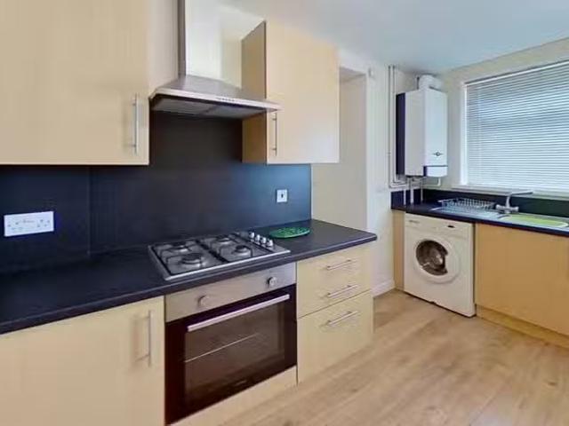 5 bedroom house share for rent in Meadow Street, Treforest, CF37