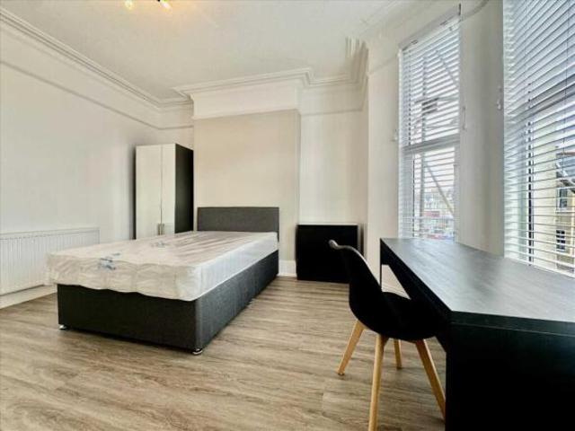 5 bedroom house share for rent in South View Terrace, Plymouth, PL4