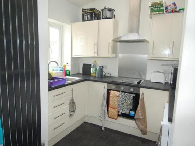 5 bedroom terraced house for rent in Stuart Place, Twerton, Bath, BA2