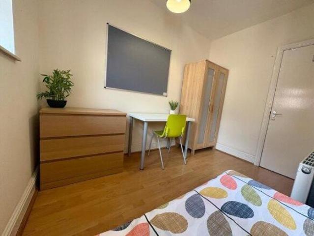 5 bedroom house share for rent in Pomona st, S11