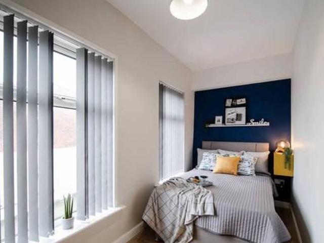 5 bedroom house share for rent in Park Road Farnworth BL4