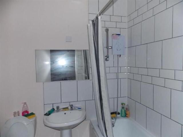 5 bedroom house share for rent in Room 4, 324a Beverley Road, Hull, HU5