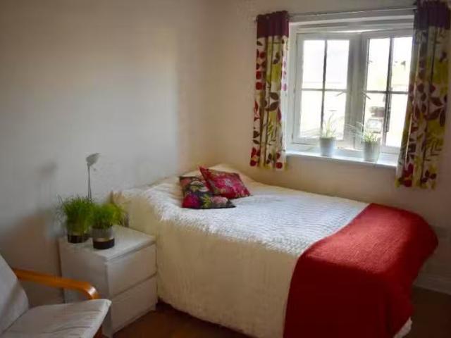 5 bedroom house share for rent in Room 3, Blue Lion Close, CB5.