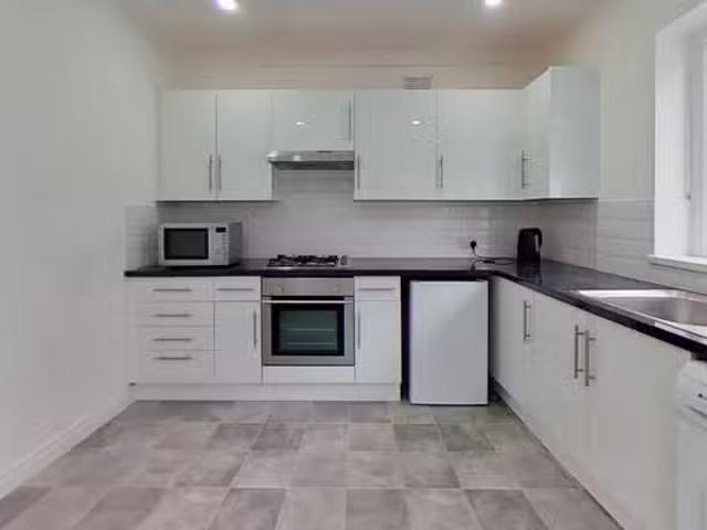 5 bedroom house share for rent in Rees Terrace, Treforest, CF37