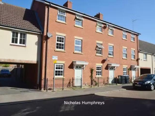 5 bedroom house share for rent in The Runway, AL10
