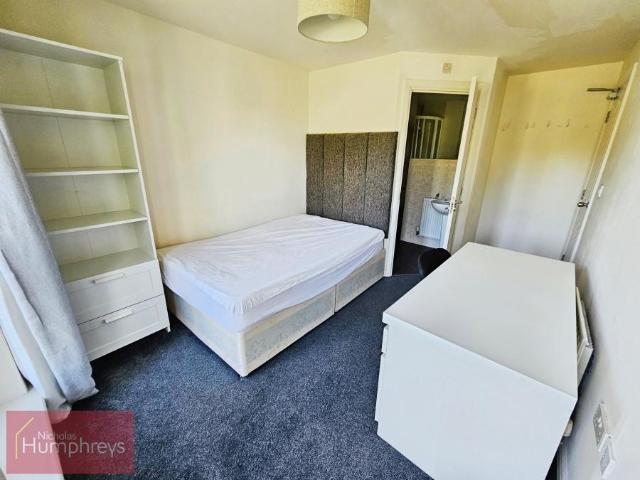 5 bedroom House share To Let