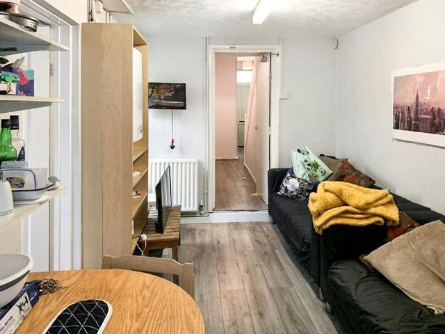 5 bedroom house share to rent