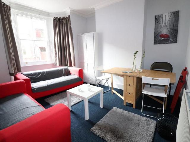 5 bedroom house share to rent