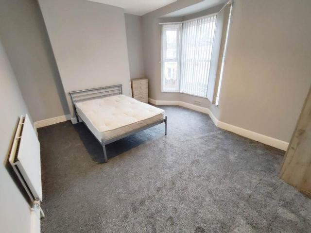 5 bedroom house share to rent